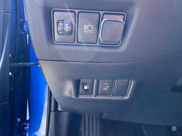 Blue Toyota C-HR 2022 in Siauliai, with an engine capacity of 2.00 L and mileage of 69 thousand km for 23300 €, photo 10 on AUTOMOTO.COM.LV