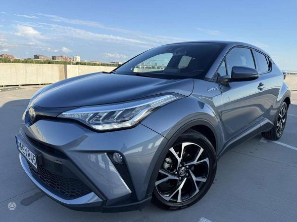 Синий Тойота C-HR 2022 в Вильнюс, объемом двигателя 1.80 л и пробегом 135 тыс. км за 18990 €, фото 1 на AUTOMOTO.COM.LV