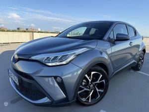 Blue Toyota C-HR 2022 in Vilnius, with an engine capacity of 1.80 L and mileage of 135 thousand km for 18990 €, photo  on AUTOMOTO.COM.LV