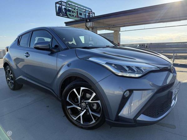 Синий Тойота C-HR 2022 в Вильнюс, объемом двигателя 1.80 л и пробегом 135 тыс. км за 18990 €, фото 2 на AUTOMOTO.COM.LV