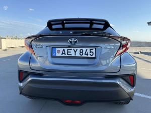 Blue Toyota C-HR 2022 in Vilnius, with an engine capacity of 1.80 L and mileage of 135 thousand km for 18990 €, photo 5 on AUTOMOTO.COM.LV