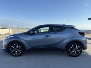 Blue Toyota C-HR 2022 in Vilnius, with an engine capacity of 1.80 L and mileage of 135 thousand km for 18990 €, photo 8 on AUTOMOTO.COM.LV