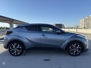 Blue Toyota C-HR 2022 in Vilnius, with an engine capacity of 1.80 L and mileage of 135 thousand km for 18990 €, photo 9 on AUTOMOTO.COM.LV
