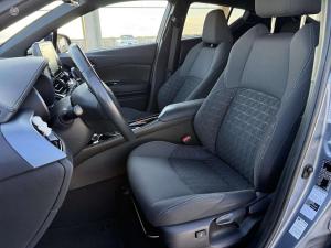 Blue Toyota C-HR 2022 in Vilnius, with an engine capacity of 1.80 L and mileage of 135 thousand km for 18990 €, photo 20 on AUTOMOTO.COM.LV