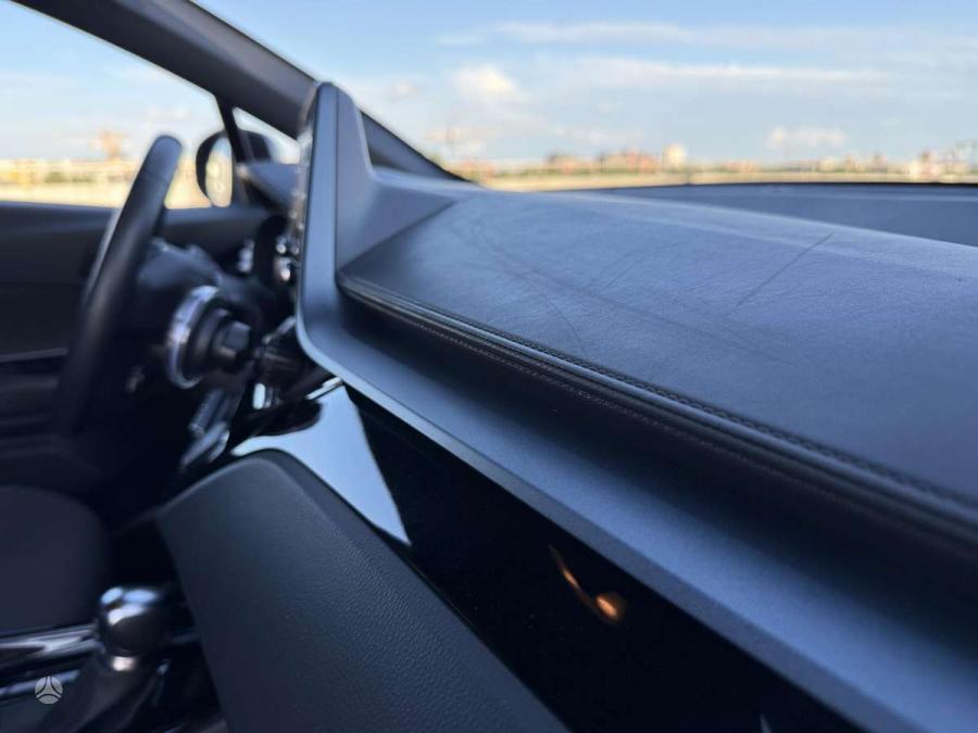 Blue Toyota C-HR 2022 in Vilnius, with an engine capacity of 1.80 L and mileage of 135 thousand km for 18990 €, photo 21 on AUTOMOTO.COM.LV