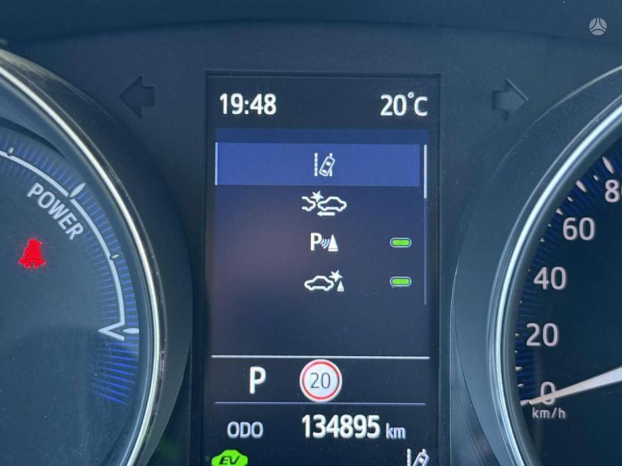 Blue Toyota C-HR 2022 in Vilnius, with an engine capacity of 1.80 L and mileage of 135 thousand km for 18990 €, photo 31 on AUTOMOTO.COM.LV