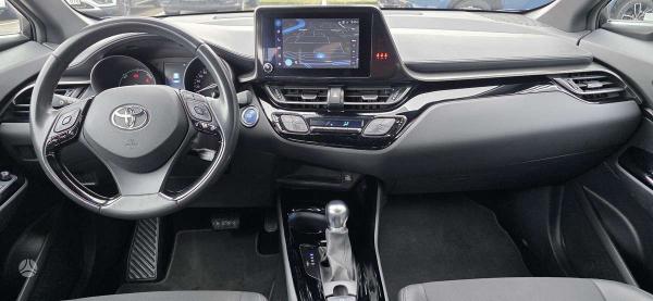 Blue Toyota C-HR 2022 in Vilnius, with an engine capacity of 1.99 L and mileage of 76 thousand km for 24650 €, photo 8 on AUTOMOTO.COM.LV