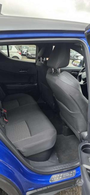 Zils Toyota C-HR 2022 Viļņa, ar dzinēja tilpumu 1.99 L un nobraukumu 76 tūkst. km par 24650 €, foto 24 vietnē AUTOMOTO.COM.LV