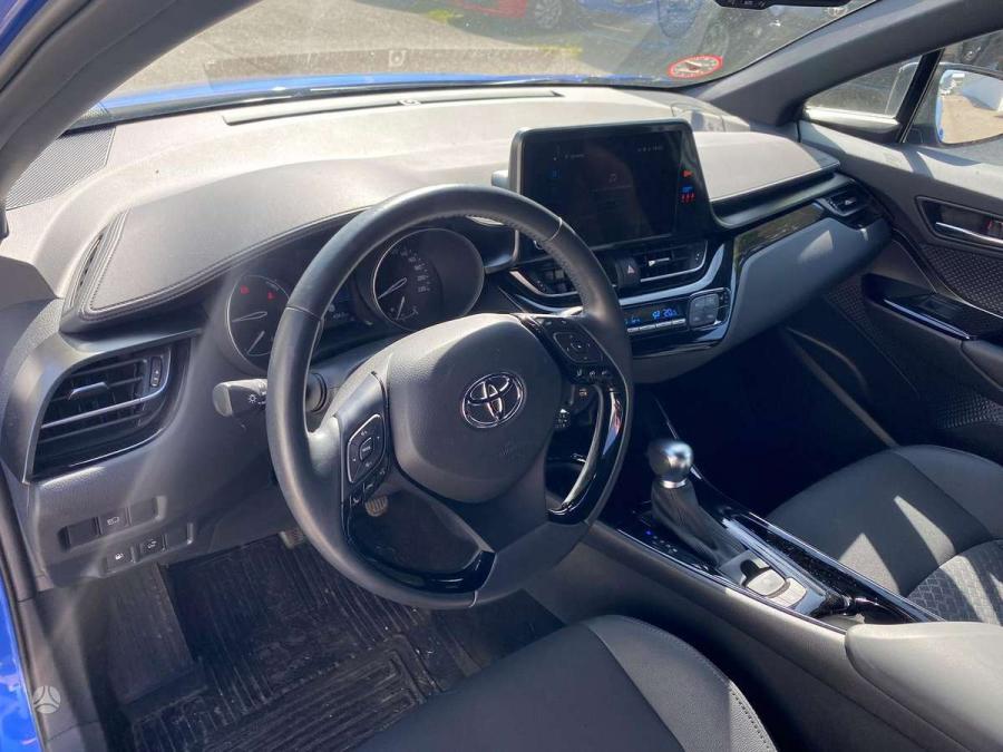 Zils Toyota C-HR 2022 Utena, ar dzinēja tilpumu 1.80 L un nobraukumu 38 tūkst. km par 20990 €, foto 8 vietnē AUTOMOTO.COM.LV
