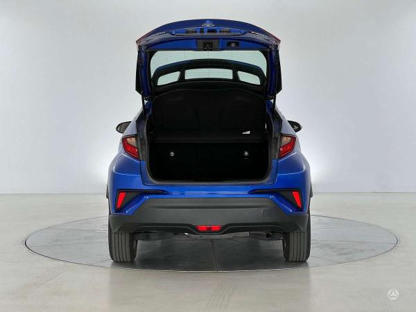 Синий Тойота C-HR 2022 в Вильнюс, объемом двигателя 1.80 л и пробегом 117 тыс. км за 21900 €, фото 10 на AUTOMOTO.COM.LV