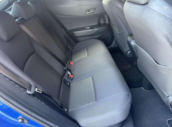 Zils Toyota C-HR 2022 Viļņa, ar dzinēja tilpumu 1.80 L un nobraukumu 31 tūkst. km par 24250 €, foto 5 vietnē AUTOMOTO.COM.LV