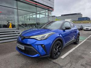 Blue Toyota C-HR 2022 in Vilnius, with an engine capacity of 1.99 L and mileage of 76 thousand km for 24650 €, photo  on AUTOMOTO.COM.LV