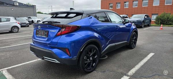 Zils Toyota C-HR 2022 Viļņa, ar dzinēja tilpumu 1.99 L un nobraukumu 76 tūkst. km par 24650 €, foto 4 vietnē AUTOMOTO.COM.LV