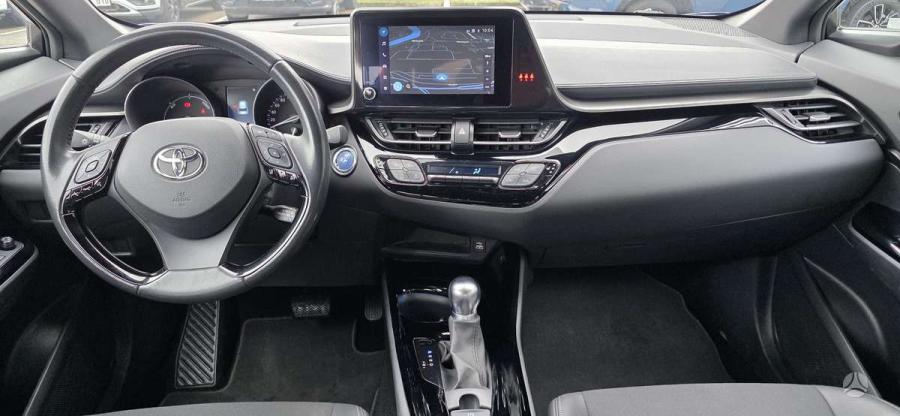 Blue Toyota C-HR 2022 in Vilnius, with an engine capacity of 1.99 L and mileage of 76 thousand km for 24650 €, photo 9 on AUTOMOTO.COM.LV