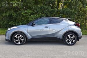 Zils Toyota C-HR 2022 Rīga, ar dzinēja tilpumu 1.80 L un nobraukumu 173 tūkst. km par 21900 €, foto 3 vietnē AUTOMOTO.COM.LV