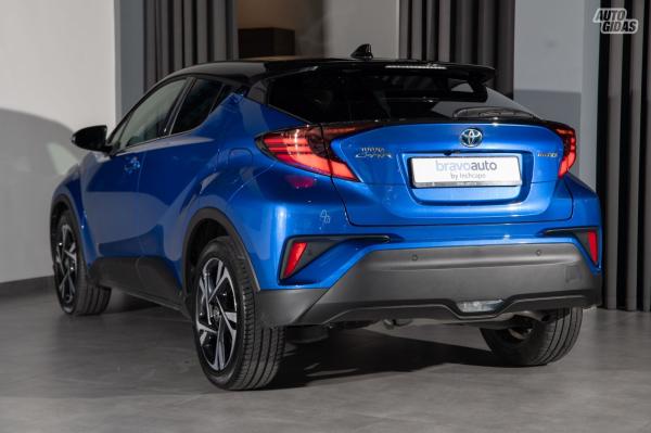 Zils Toyota C-HR 2022 Kauņa, ar dzinēja tilpumu 1.80 L un nobraukumu 38 tūkst. km par 24771 €, foto 8 vietnē AUTOMOTO.COM.LV