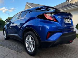 Blue Toyota C-HR 2022 in Kaunas, with an engine capacity of 1.80 L and mileage of 135 thousand km for 17800 €, photo  on AUTOMOTO.COM.LV
