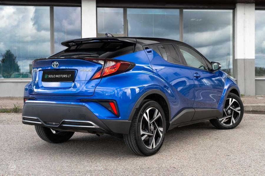 Blue Toyota C-HR 2022 in Vilnius, with an engine capacity of 1.99 L and mileage of 70 thousand km for 22950 €, photo 5 on AUTOMOTO.COM.LV