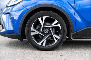 Blue Toyota C-HR 2022 in Vilnius, with an engine capacity of 1.99 L and mileage of 70 thousand km for 22950 €, photo 8 on AUTOMOTO.COM.LV