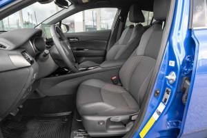 Blue Toyota C-HR 2022 in Vilnius, with an engine capacity of 1.99 L and mileage of 70 thousand km for 22950 €, photo 11 on AUTOMOTO.COM.LV