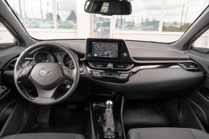 Blue Toyota C-HR 2022 in Vilnius, with an engine capacity of 1.99 L and mileage of 70 thousand km for 22950 €, photo 14 on AUTOMOTO.COM.LV
