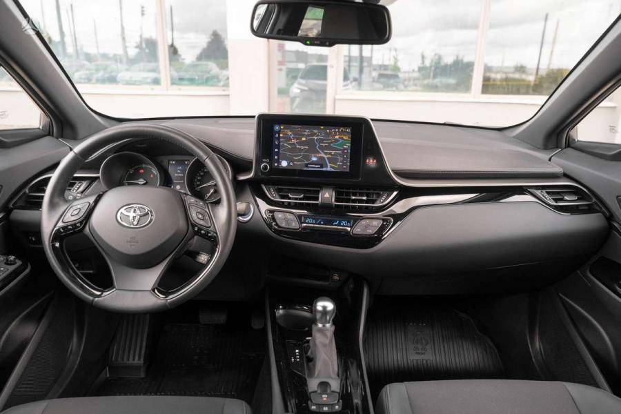 Blue Toyota C-HR 2022 in Vilnius, with an engine capacity of 1.99 L and mileage of 70 thousand km for 22950 €, photo 14 on AUTOMOTO.COM.LV