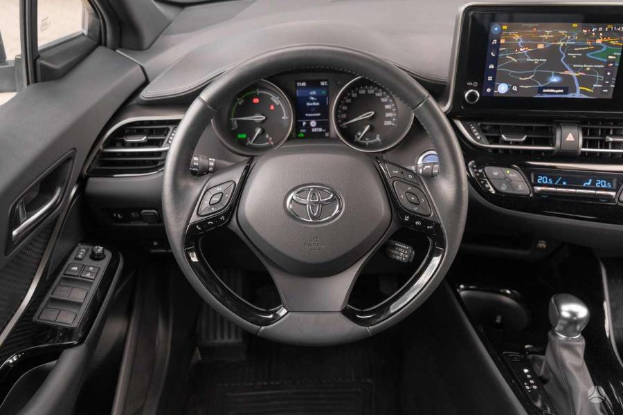 Blue Toyota C-HR 2022 in Vilnius, with an engine capacity of 1.99 L and mileage of 70 thousand km for 22950 €, photo 15 on AUTOMOTO.COM.LV