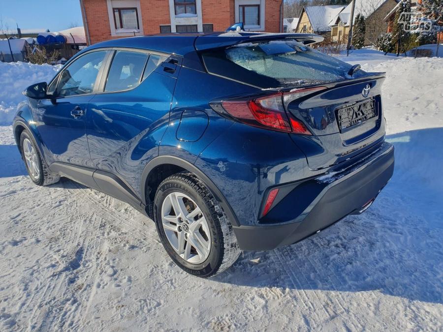 Zils Toyota C-HR 2023 Panevēža, ar dzinēja tilpumu 1.80 L un nobraukumu 30 tūkst. km par 20500 €, foto 4 vietnē AUTOMOTO.COM.LV