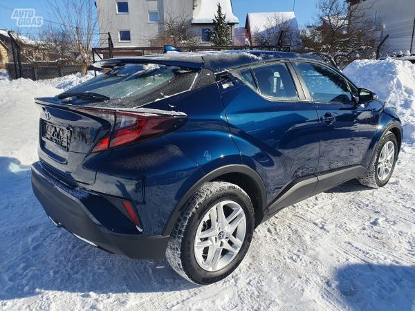 Zils Toyota C-HR 2023 Panevēža, ar dzinēja tilpumu 1.80 L un nobraukumu 30 tūkst. km par 20900 €, foto 5 vietnē AUTOMOTO.COM.LV