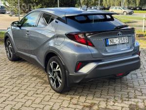 Zils Toyota C-HR 2023 Rīga, ar dzinēja tilpumu 1.80 L un nobraukumu 64 tūkst. km par 21450 €, foto 4 vietnē AUTOMOTO.COM.LV