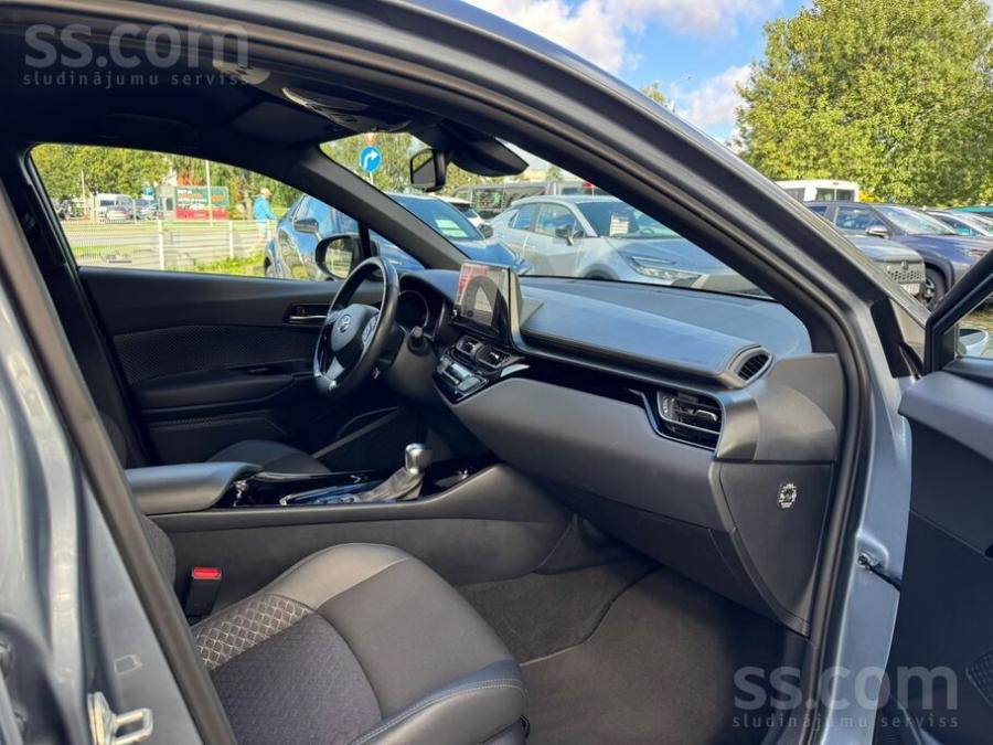 Zils Toyota C-HR 2023 Rīga, ar dzinēja tilpumu 1.80 L un nobraukumu 64 tūkst. km par 21450 €, foto 7 vietnē AUTOMOTO.COM.LV