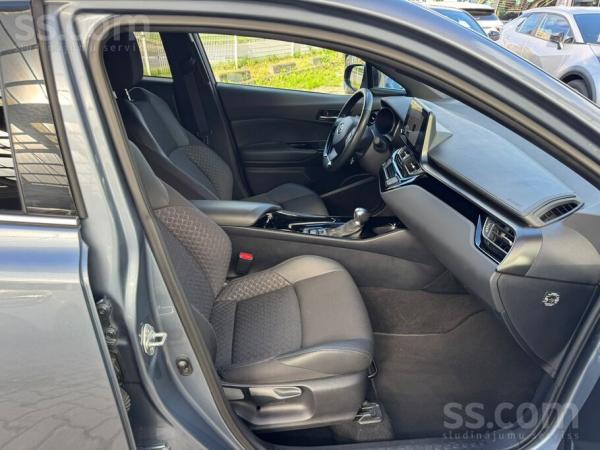 Zils Toyota C-HR 2023 Rīga, ar dzinēja tilpumu 1.80 L un nobraukumu 64 tūkst. km par 21450 €, foto 8 vietnē AUTOMOTO.COM.LV