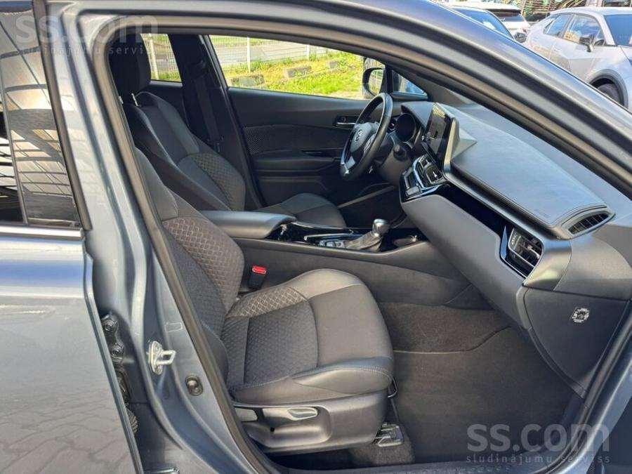 Zils Toyota C-HR 2023 Rīga, ar dzinēja tilpumu 1.80 L un nobraukumu 64 tūkst. km par 21450 €, foto 8 vietnē AUTOMOTO.COM.LV