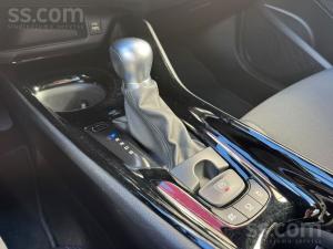 Zils Toyota C-HR 2023 Rīga, ar dzinēja tilpumu 1.80 L un nobraukumu 64 tūkst. km par 21450 €, foto 14 vietnē AUTOMOTO.COM.LV