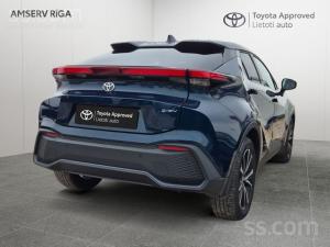 Zils Toyota C-HR 2024 Rīga, ar dzinēja tilpumu 1.80 L un nobraukumu 33 tūkst. km par 27900 €, foto 2 vietnē AUTOMOTO.COM.LV
