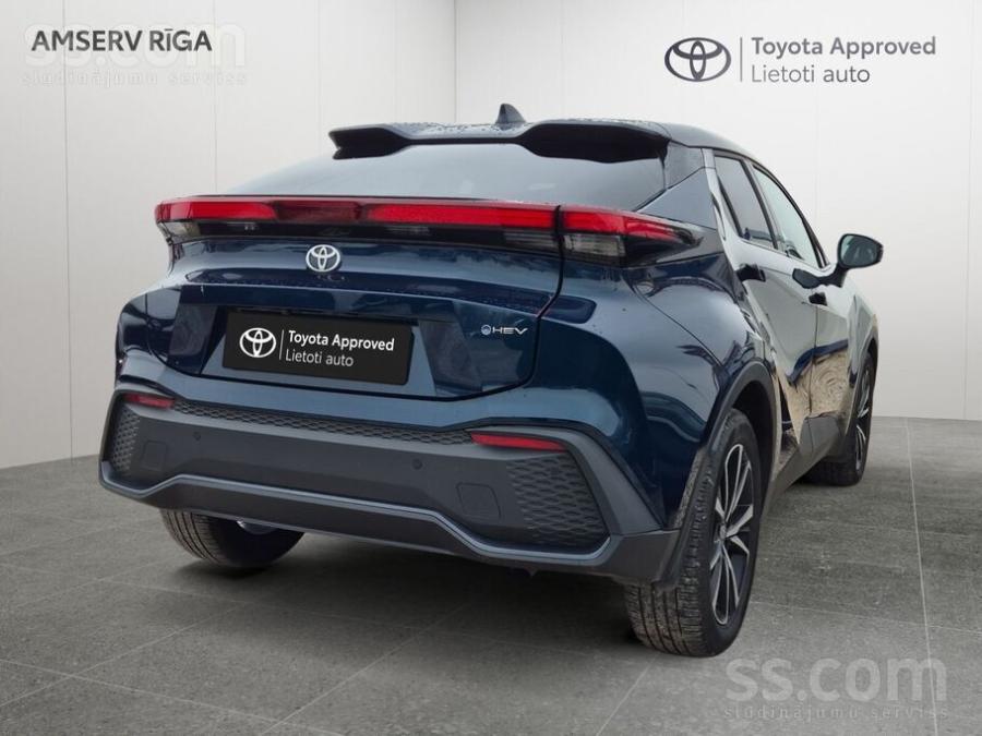 Zils Toyota C-HR 2024 Rīga, ar dzinēja tilpumu 1.80 L un nobraukumu 33 tūkst. km par 27900 €, foto 2 vietnē AUTOMOTO.COM.LV