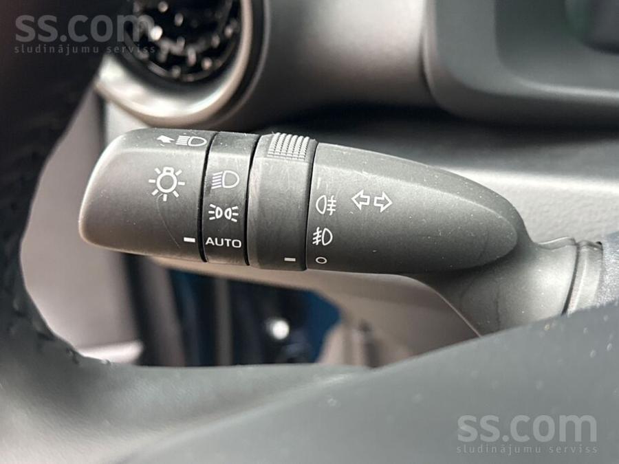 Blue Toyota C-HR 2025 in Riga, with an engine capacity of 1.80 L and mileage of 25 thousand km for 28490 €, photo 19 on AUTOMOTO.COM.LV