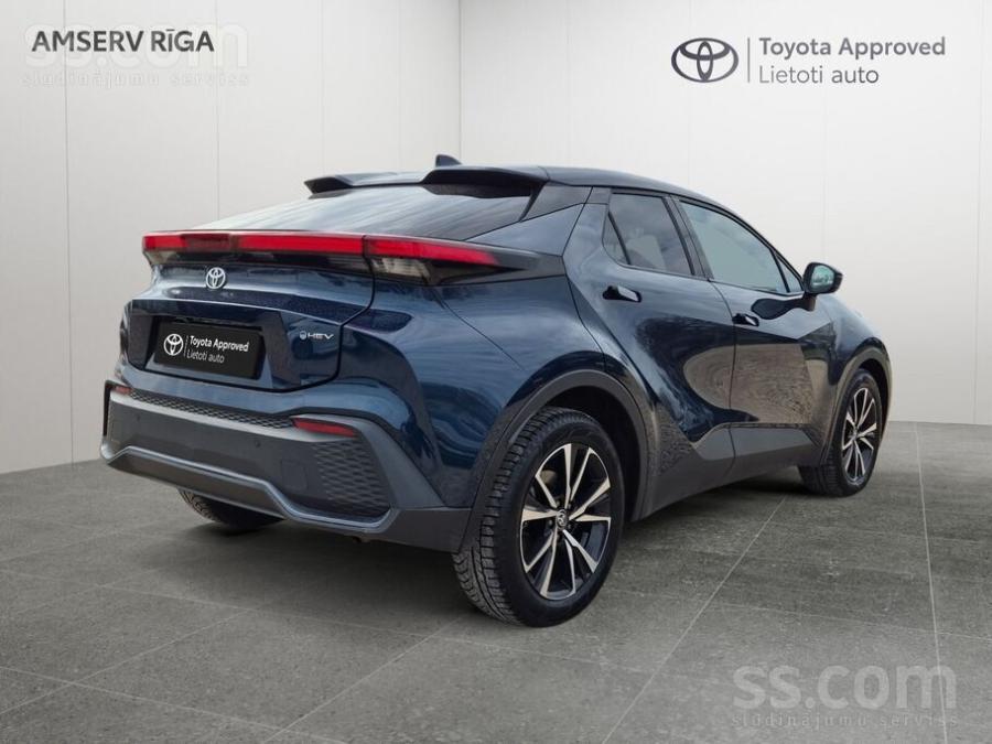 Синий Тойота C-HR 2025 в Рига, объемом двигателя 1.80 л и пробегом 21 тыс. км за 27900 €, фото 3 на AUTOMOTO.COM.LV