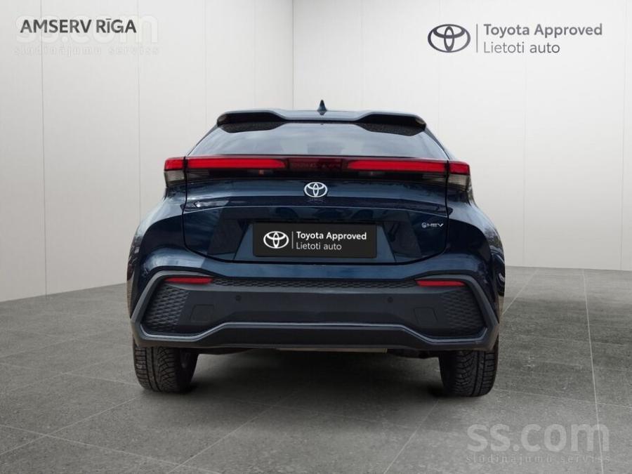 Синий Тойота C-HR 2025 в Рига, объемом двигателя 1.80 л и пробегом 21 тыс. км за 27900 €, фото 5 на AUTOMOTO.COM.LV
