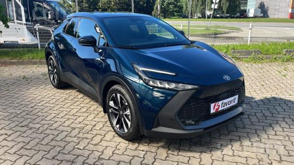 Blue Toyota C-HR 2025 in Riga, with an engine capacity of 1.80 L and mileage of 6 thousand km for 32450 €, photo 1 on AUTOMOTO.COM.LV