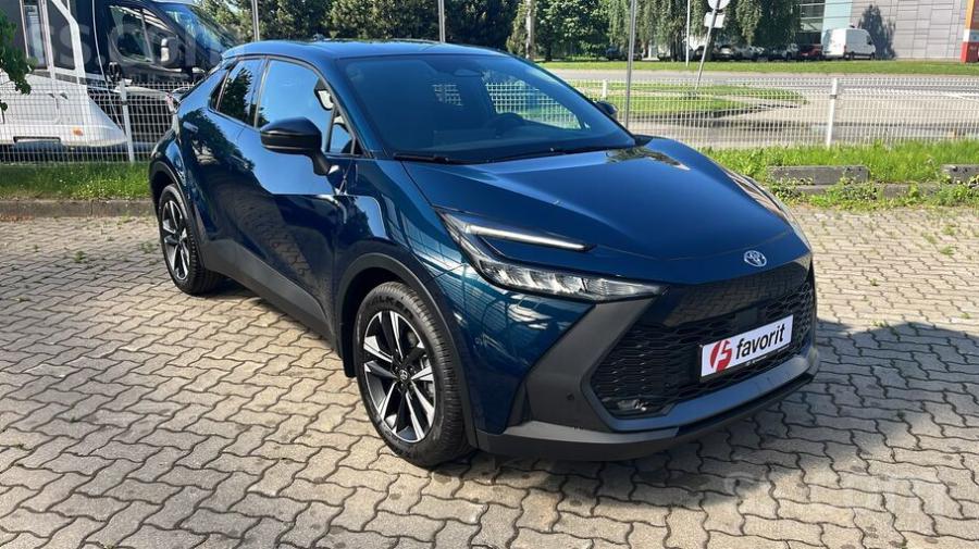 Zils Toyota C-HR 2025 Rīga, ar dzinēja tilpumu 1.80 L un nobraukumu 6 tūkst. km par 32450 €, foto 1 vietnē AUTOMOTO.COM.LV