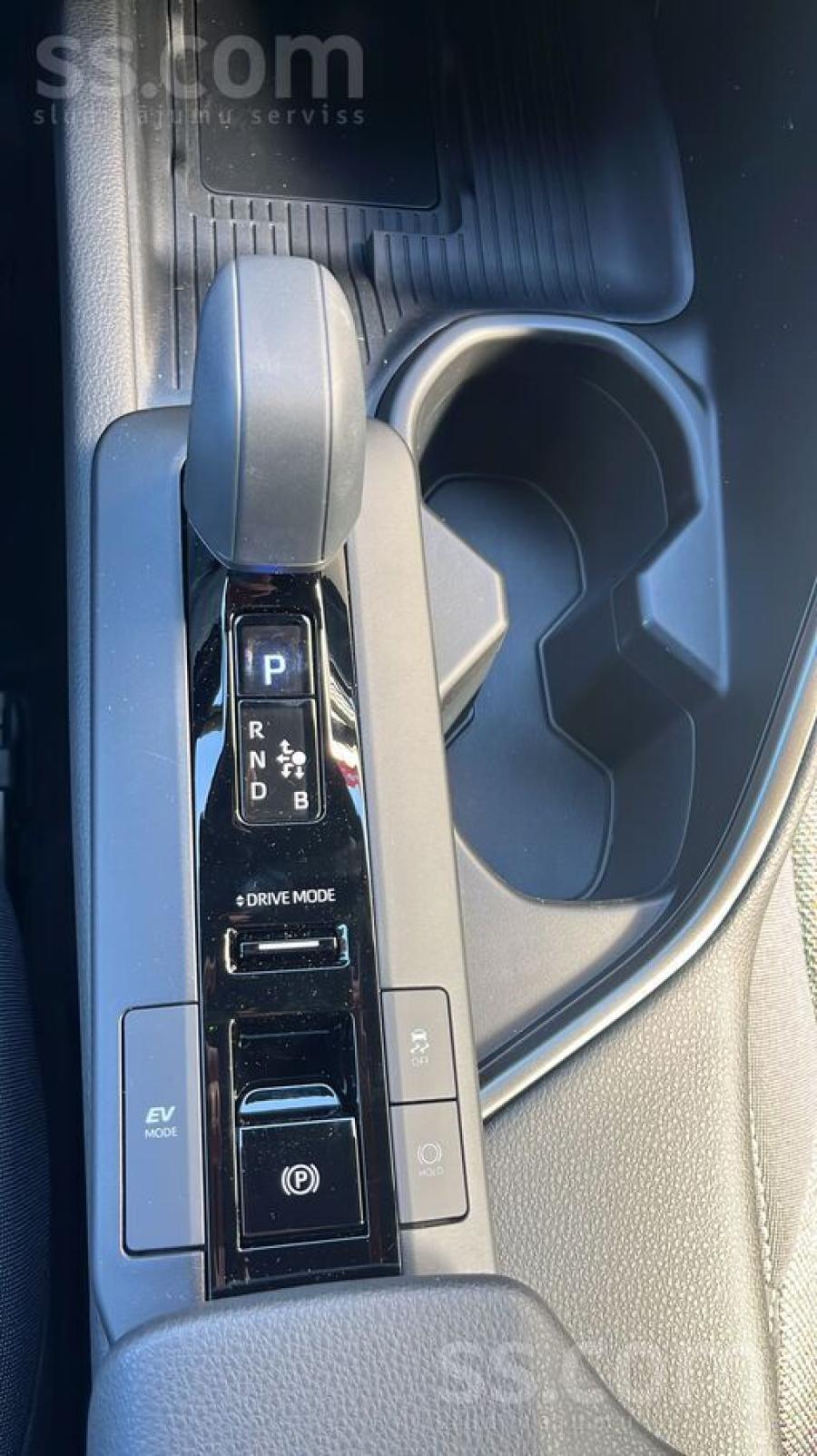Zils Toyota C-HR 2025 Rīga, ar dzinēja tilpumu 1.80 L un nobraukumu 6 tūkst. km par 32450 €, foto 14 vietnē AUTOMOTO.COM.LV
