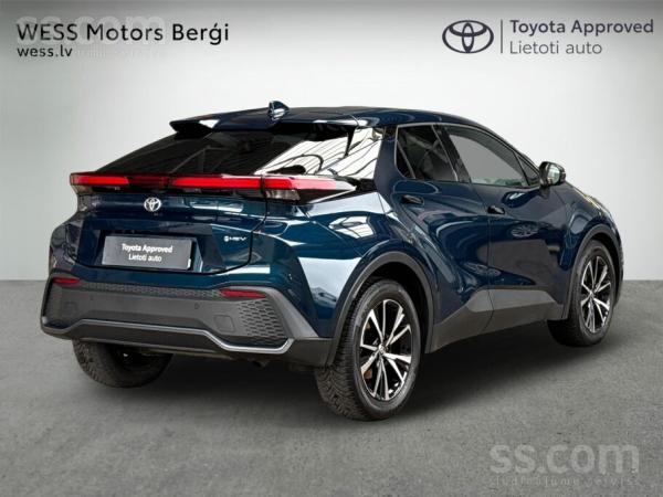 Blue Toyota C-HR 2025 in Riga, with an engine capacity of 1.80 L and mileage of 28 thousand km for 28490 €, photo 2 on AUTOMOTO.COM.LV
