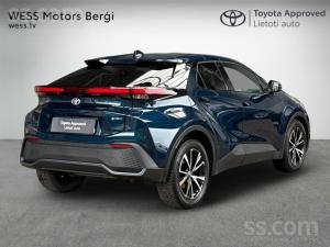Zils Toyota C-HR 2025 Rīga, ar dzinēja tilpumu 1.80 L un nobraukumu 28 tūkst. km par 28490 €, foto 3 vietnē AUTOMOTO.COM.LV
