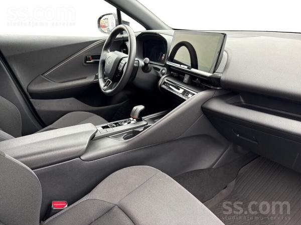 Blue Toyota C-HR 2025 in Riga, with an engine capacity of 1.80 L and mileage of 28 thousand km for 28490 €, photo 6 on AUTOMOTO.COM.LV