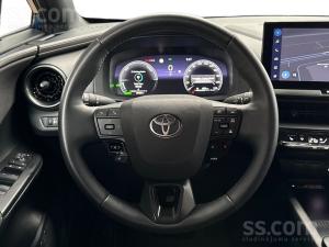Zils Toyota C-HR 2025 Rīga, ar dzinēja tilpumu 1.80 L un nobraukumu 28 tūkst. km par 28490 €, foto 12 vietnē AUTOMOTO.COM.LV