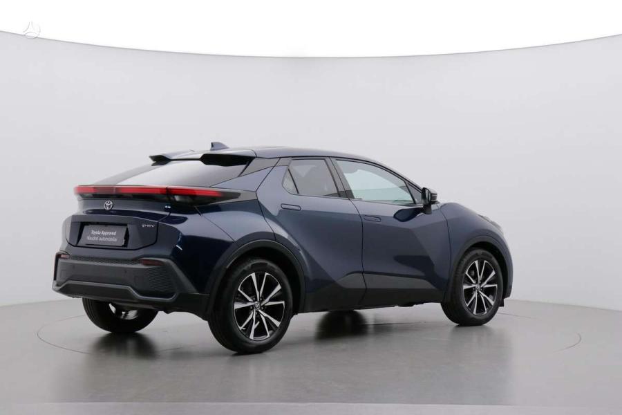 Синий Тойота C-HR 2025 в Вильнюс, объемом двигателя 1.80 л и пробегом 31 тыс. км за 29900 €, фото 4 на AUTOMOTO.COM.LV