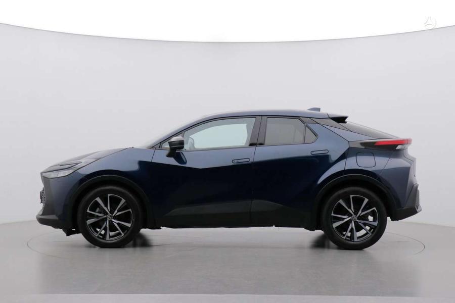 Синий Тойота C-HR 2025 в Вильнюс, объемом двигателя 1.80 л и пробегом 31 тыс. км за 29900 €, фото 5 на AUTOMOTO.COM.LV