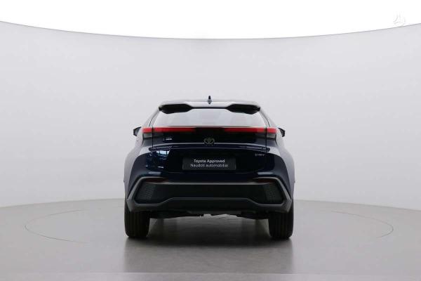 Blue Toyota C-HR 2025 in Vilnius, with an engine capacity of 1.80 L and mileage of 31 thousand km for 29900 €, photo 5 on AUTOMOTO.COM.LV