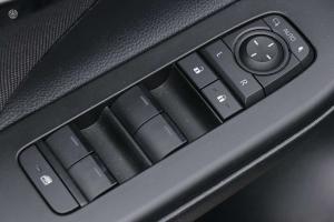 Синий Тойота C-HR 2025 в Вильнюс, объемом двигателя 1.80 л и пробегом 31 тыс. км за 29900 €, фото 26 на AUTOMOTO.COM.LV